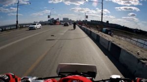 ЛЮТЫЙ СТАНТ НА ДВУХ БАЙКАХ ПО ГОРОДУ | МАКСИМАЛКА KAYO T1 2