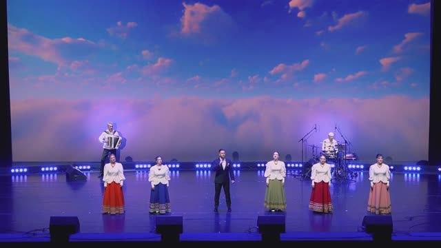 "Небо над водой" ансамбль "Русский терем". Солист Д. Гаранин