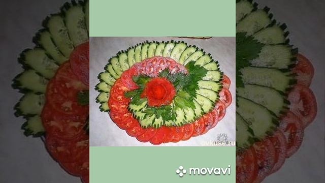 Красный Томат  и зелёный ОГУРЧИК  Спорили – кто же из ?