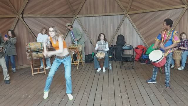 Африканская музыка и танцы. Учимся играть и танцевать