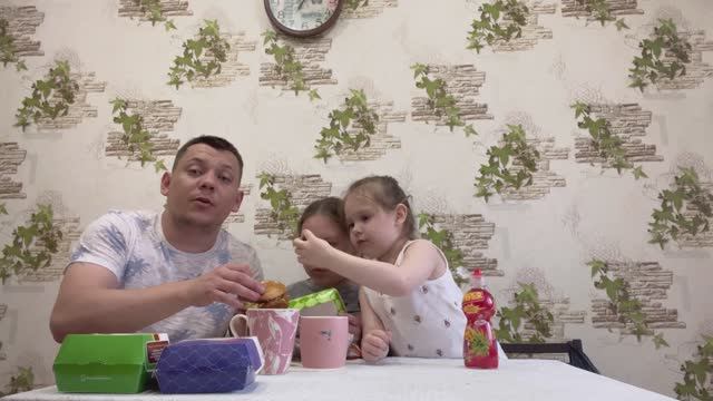 Пробуем уникальные БУРГЕРЫ / Необычные начинки и вкусы