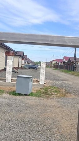 закладные под калитку в кирпичном столбе