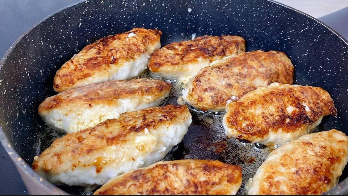Котлеты «Птичье молоко» дети съедают наспех. Такие нежные, вкусные котлеты на сковороде я ещё не ела