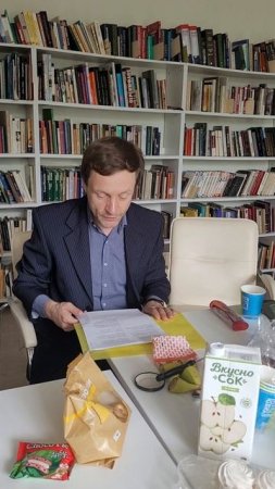 Писатель Юрий Тубольцев читает  стихи и афоризмы Москва Май 2025 г. Эпизод (1)
