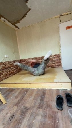 Изготовил подиум в мастерской для лазерного станка и подготовил отверстия для вентиляции #shorts