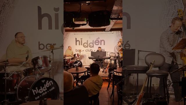 Arthur's Theme (live Hidden 200525)