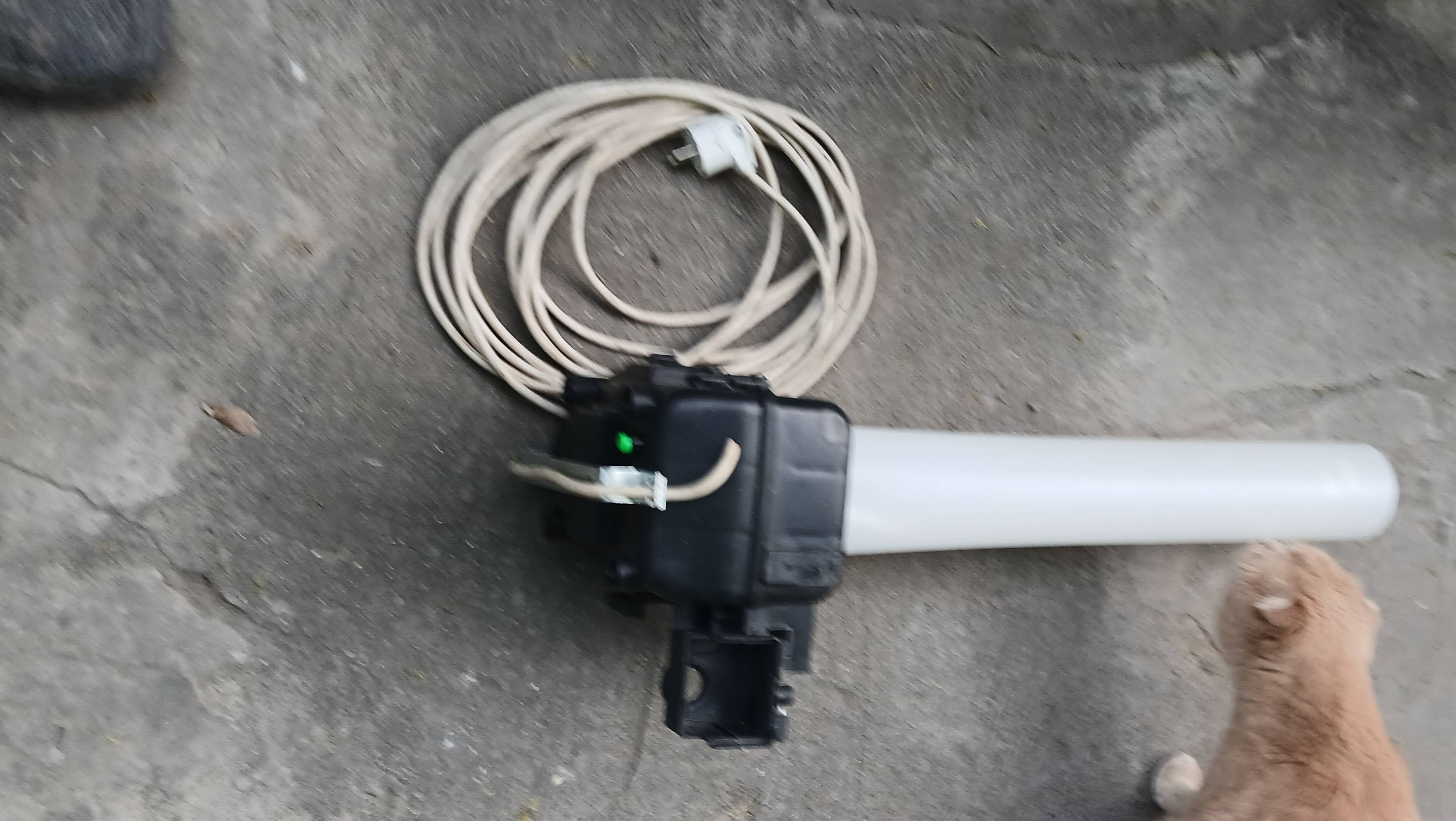 Электровеник из пылесоса с мусорки.