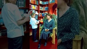 «Подслушанный разговор» Р. Рождественского читает Е. Михайлова, Н. Михайлова (с. Усть-Заостровка)