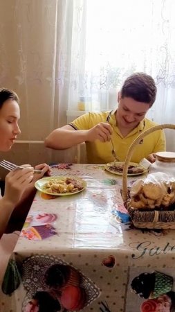 Битва на кухне (серия 1) #youtubeshorts #2024 #жизньвкайф #приколы #пара #семейнаяпара