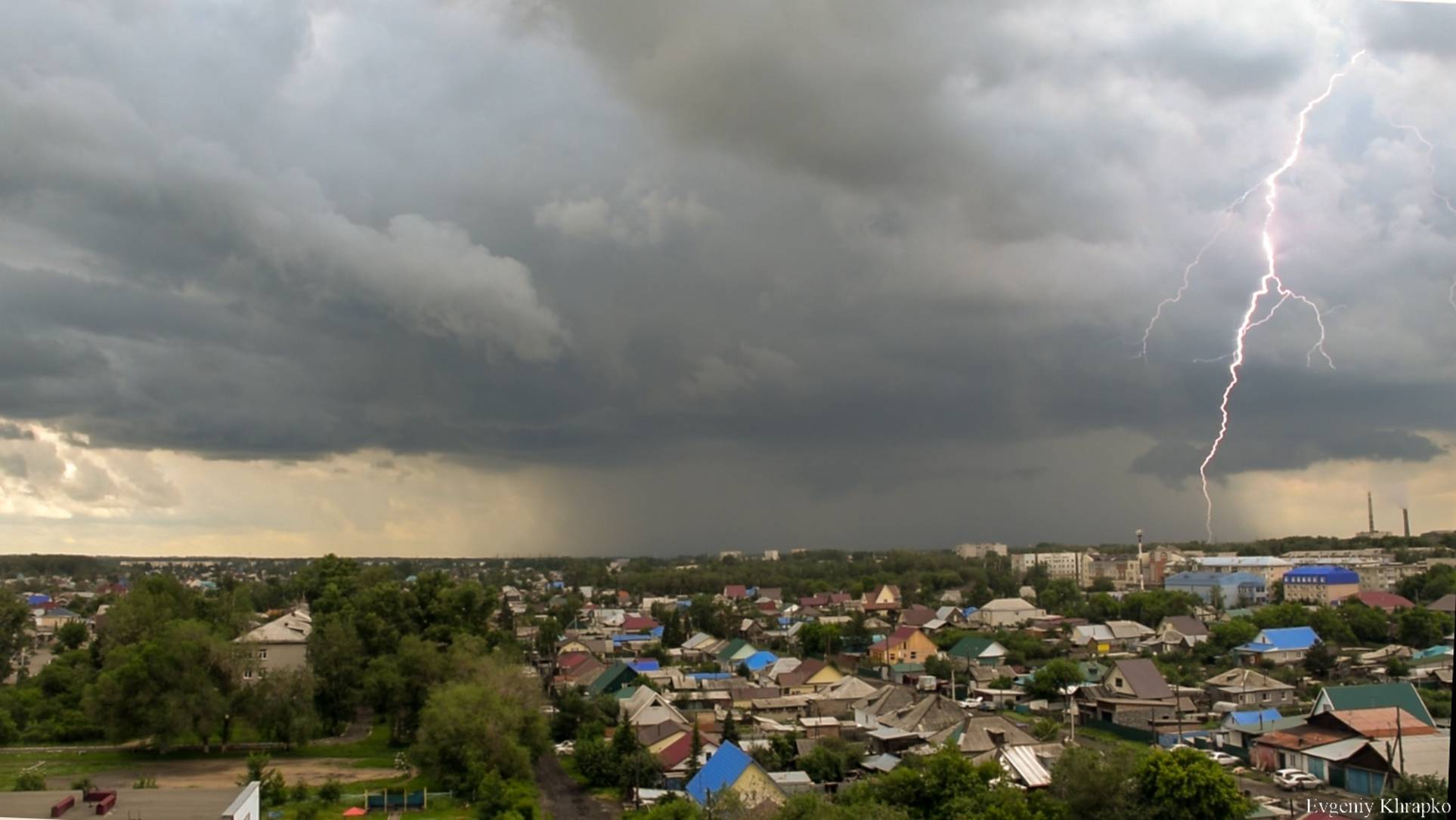 Слабые грозы 11 мая 2022