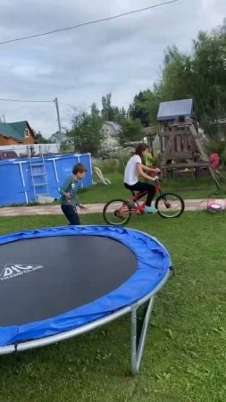 Отдай велосипед #семья #юмор #дети #детиродители #детииграют #приколы #природа