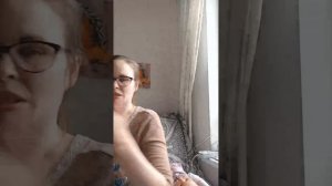 Малыш ползает на четвереньках, но не садится