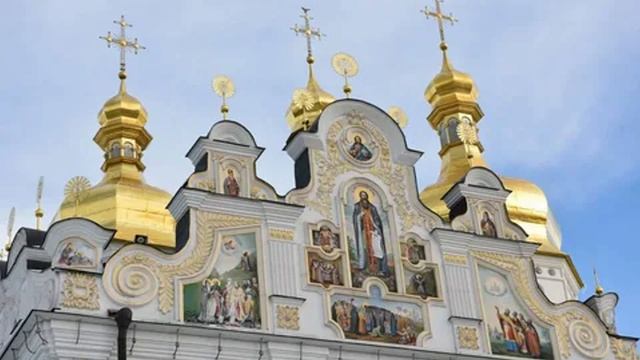 БОГ ЛЮБИТ ТЕБЯ. Автор, исполнитель Артём Илюхин.