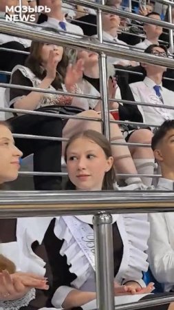 Песню «Когда ты станешь большим, сын!»  спели выпускникам