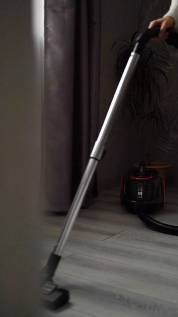 Пылесос / Vacuum cleaner ARESA AR-2407