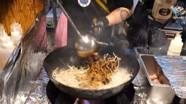 У нас в мире много людей, которые собираются побывать в этом мире.