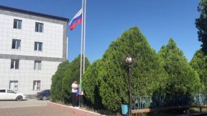 Церемония поднятия государственных флагов РФ и РД