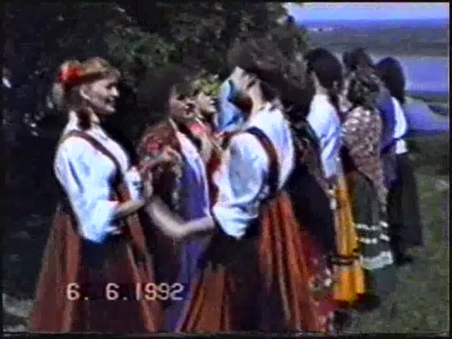 1992  июнь/  База отдыха  Волга русско-народные зарисовки