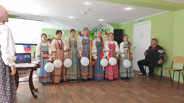Россия - наша Родина, рябина да смородина