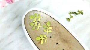 Листики из фоамирана с помощью дырокола и утюга. Обожаю этот способ! Результат потрясающий 🌿