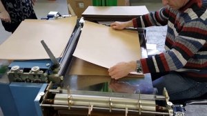 Использование клея Брикол на КДМ Комбайн - 400гр. бумага + микрогофрокартон 450Х600