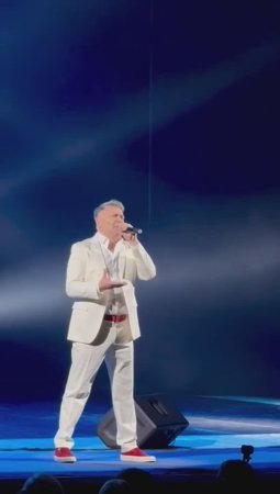 От песни Замирает душа! Не хлопай дверью, ничего не изменить! Александр Добронравов #shorts #музыка
