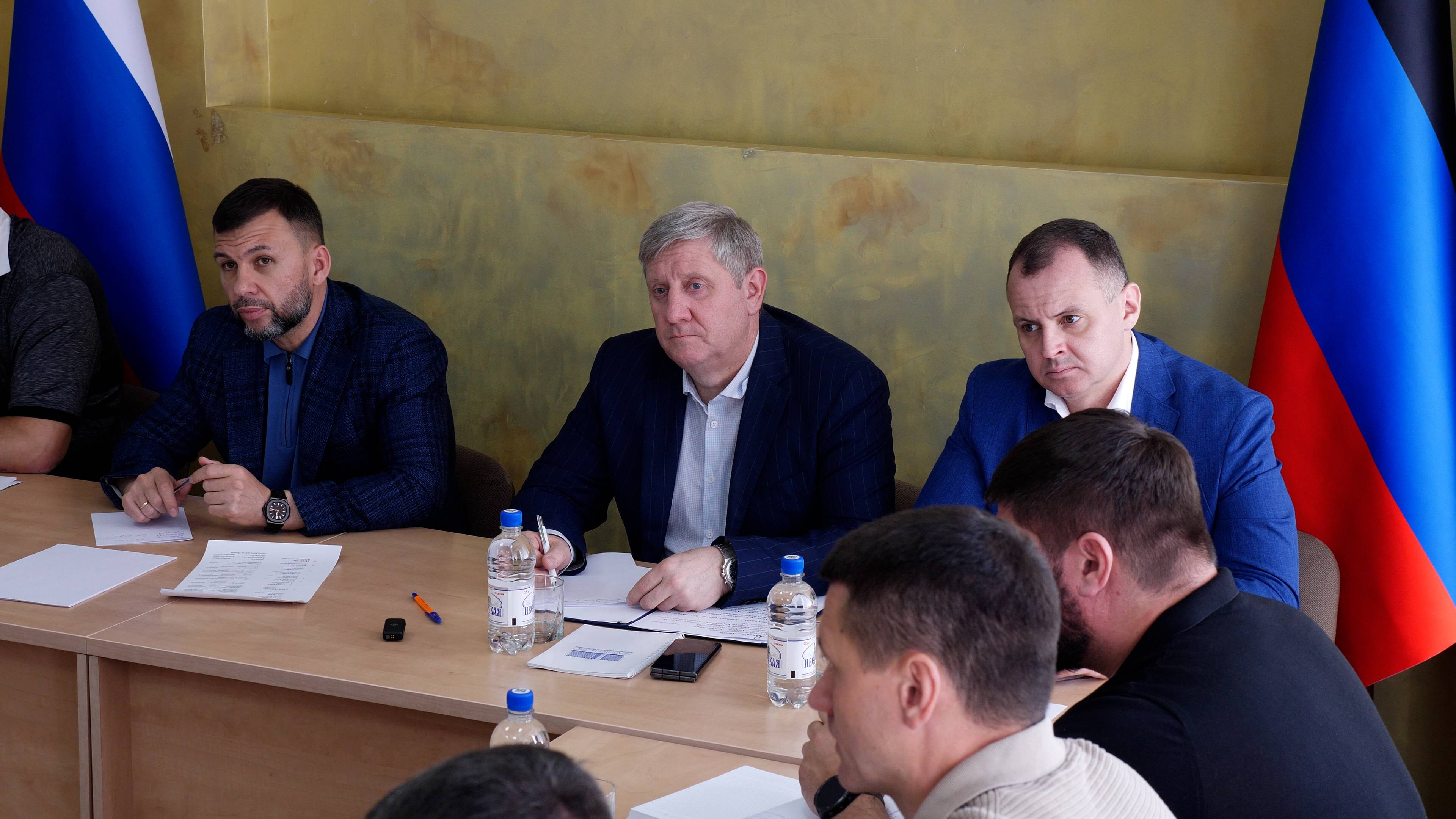 Сергей Прокопенко и Денис Пушилин провели встречу с жителями Калининского района столицы региона
