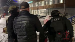 СОБР "Росомаха" и ОМОН "Медведь" штурмуют крышу и нейтрализуют стрелка