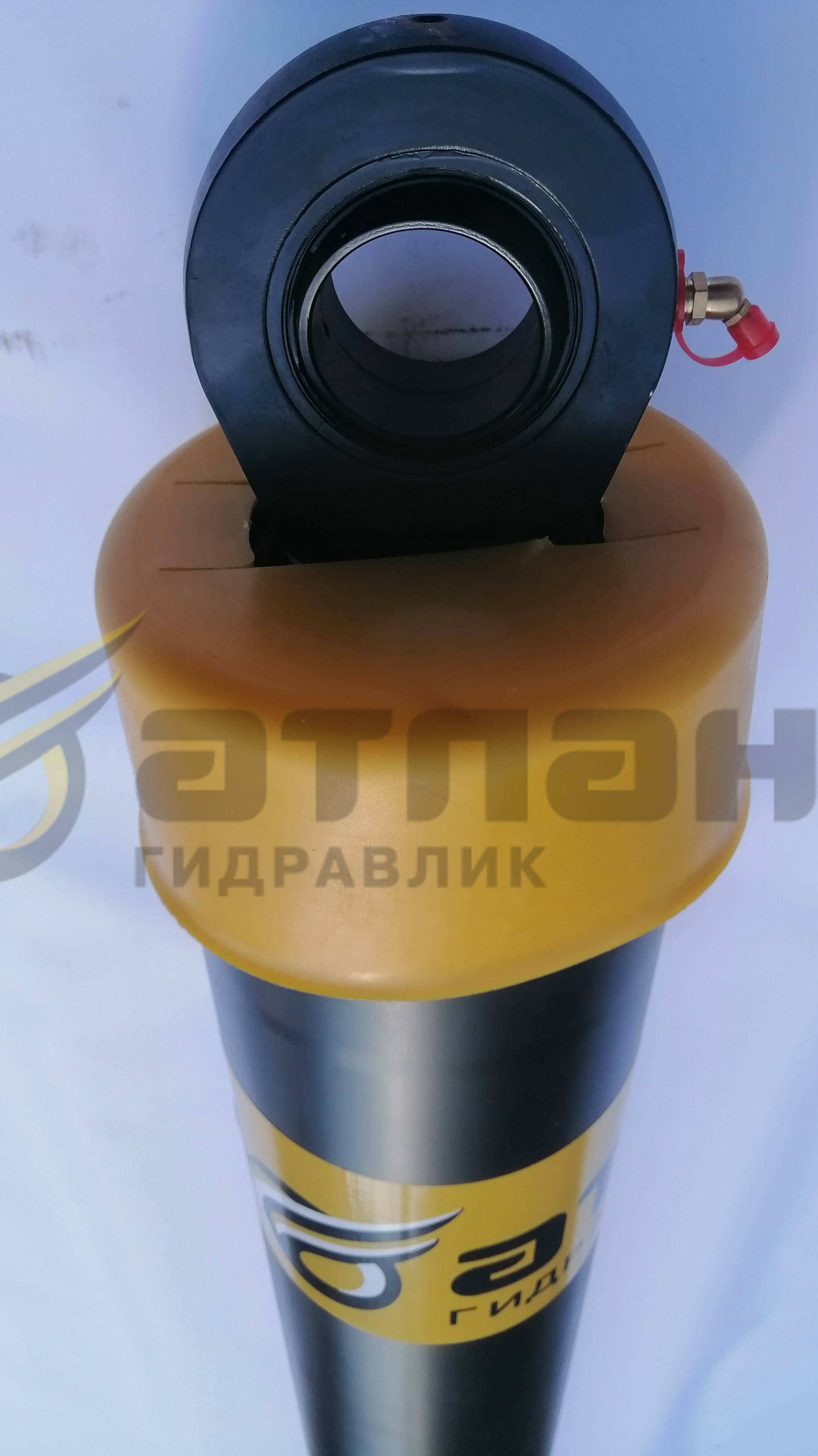 Гидроцилиндр КАМАЗ 6520-8603010 4 штока 20 тонн