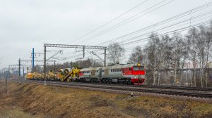 2М62У-0085 летит с хозяйственным составом по перегону Бирюлёво-товарная - Домодедово.