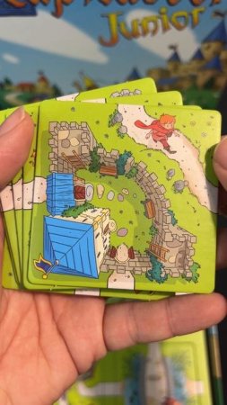 Распаковка настольной игры Каркассон Джуниор от издательства Hobby World.