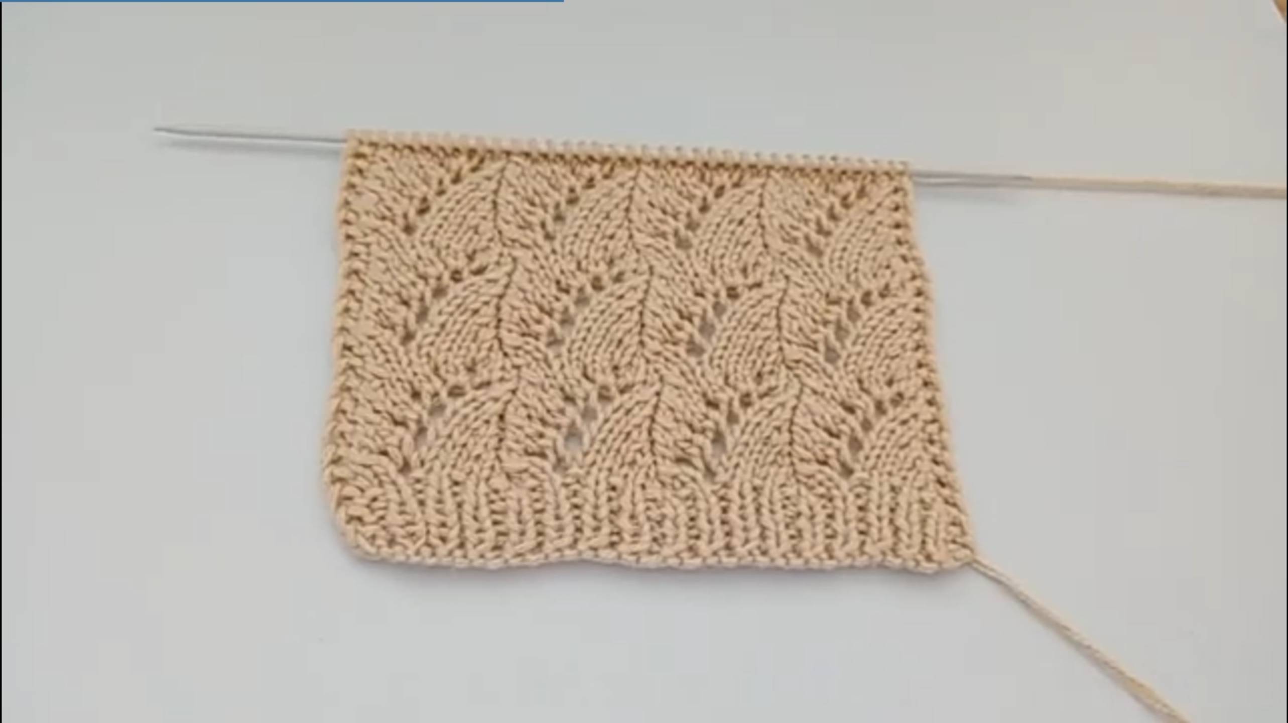 Красивый и несложный ажурный узор спицами поворотными и круговыми рядами