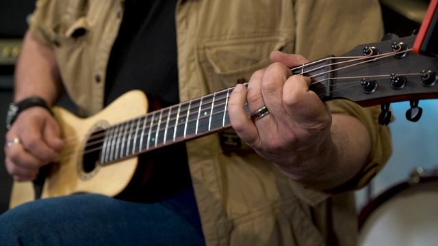 Bromo BAR3E Гитара электроакустическая Traveller