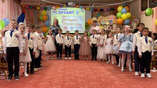 Песня  "Наши воспитатели". Группа №12 "Цветики-семицветики"