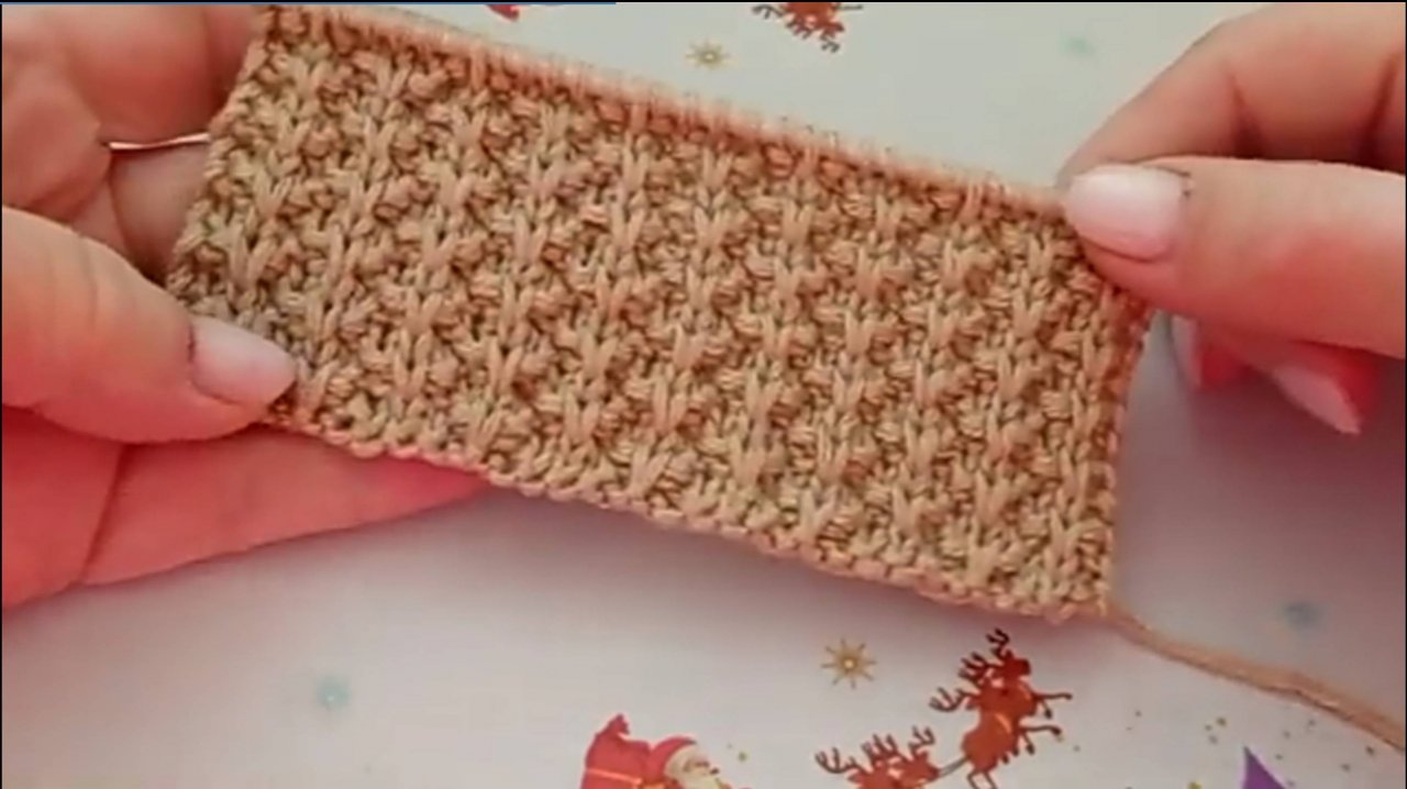 Простой узор спицами для начинающих.