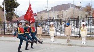 ЗНАМЯ ПОБЕДЫ МАРШИРУЕТ ПО ЯМАЛУ