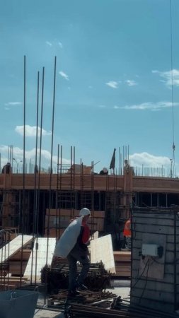 На небе и на земеле Звёзды выстраиваются в 5 созвездий. Комплекс клубных домов Звёзды