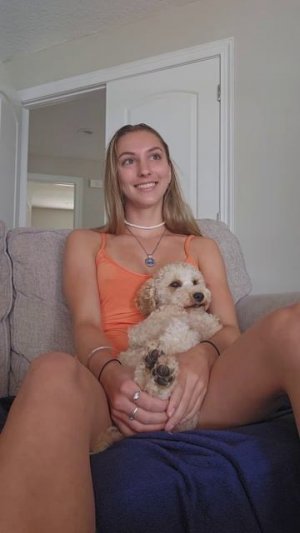 gsVZxLQoAP4 - She's such a good girlfriend