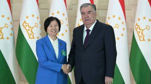 Эмомали Рахмон провел двусторонние встречи на конференции по сохранению ледников в Душанбе