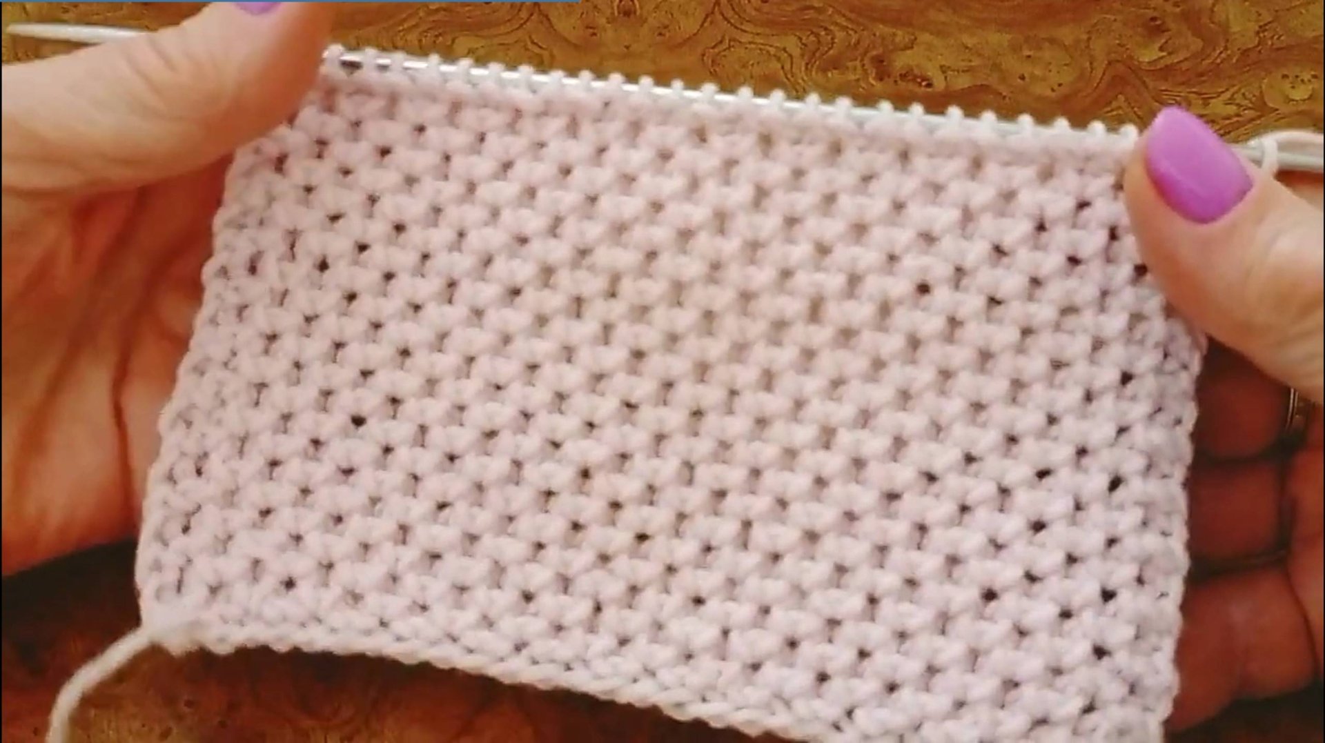 Красивый, плотный,  рельефный узор спицами только лицевыми петлями.