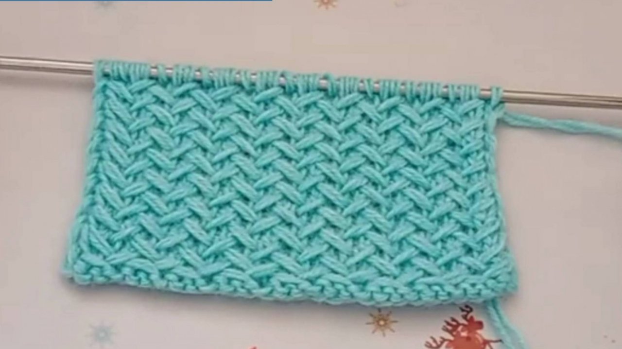 Плотный "Твидовый" узор спицами.