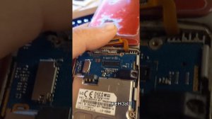 Сотовый телефон LG G360 / рябит экран
