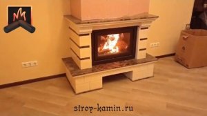 Доступный по цене камин из натурального мрамора с дровяной топкой Альфа 700 и дымоходом Феникс