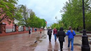 Дождливая Москва 2025: атмосферная прогулка по сердцу России – почувствуй настоящий дух столицы!