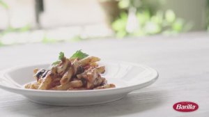 Barilla Пенне Ригате с соусом Арраббиата, треской и черными оливками