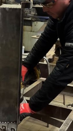 Круглая изразцовая печь с топкой АСТОВ #камин #дизайнинтерьера #купитькамин #fireplace #печи