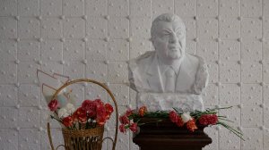 Торжественное открытие мемориальной доски легенды советской и российской геологии Е.А. Козловский
