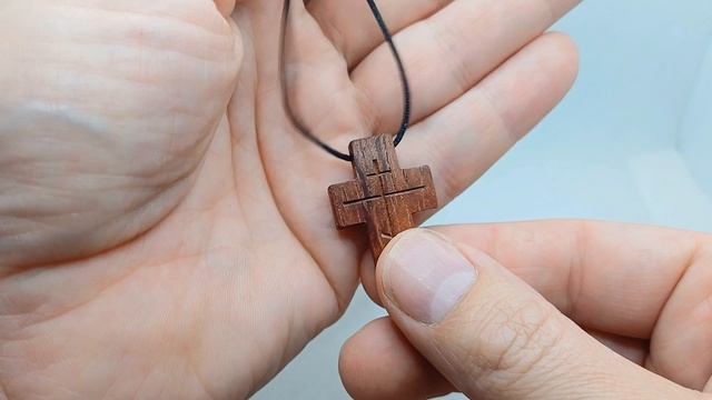 Крест из дерева из Бубинго. Нательный деревянный крест ручной работы.