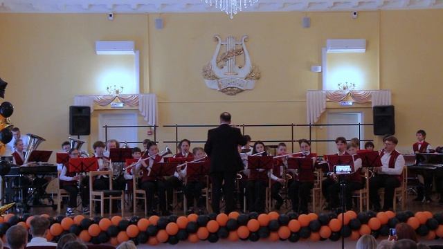 П. Чайковский "Торжественная увертюра" 1812 год ( фрагмент финала)