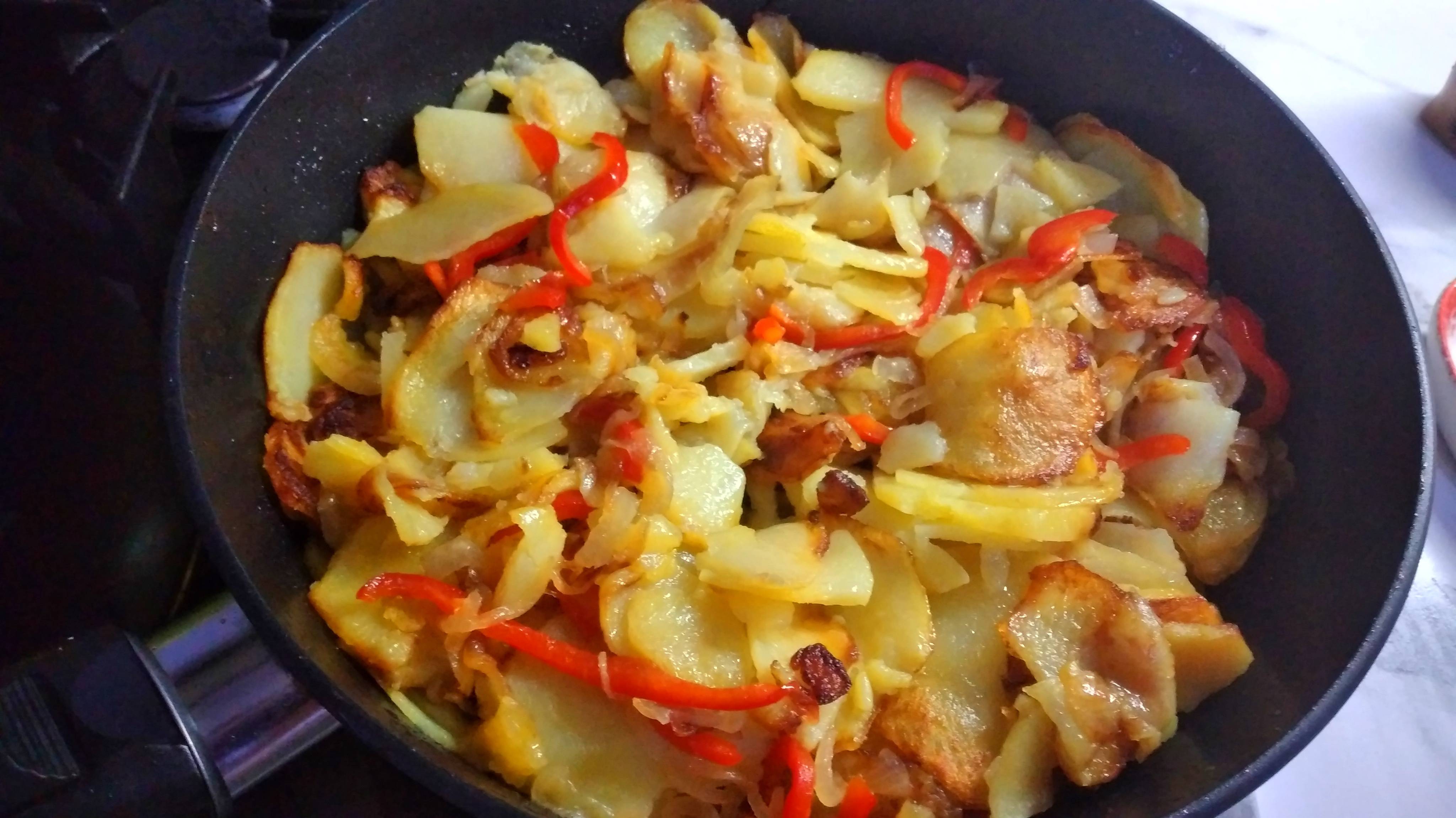 Вкуснейшая жареная картошка с перцем!